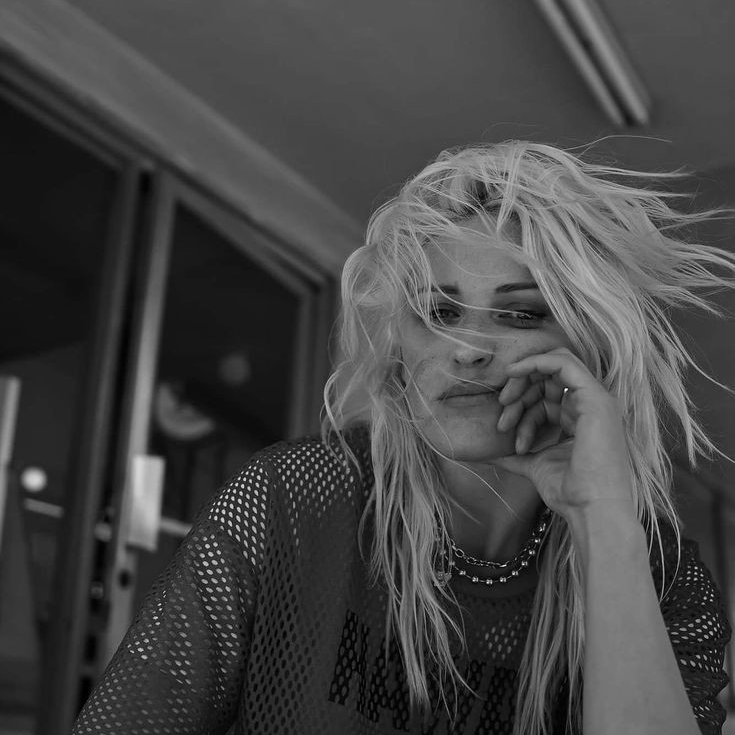 Emily Armstrong - zeta