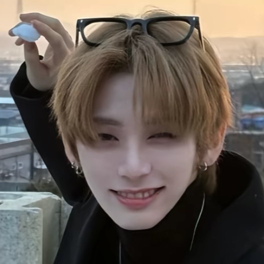 :O (@Choi_fox_99_9_13) - zeta