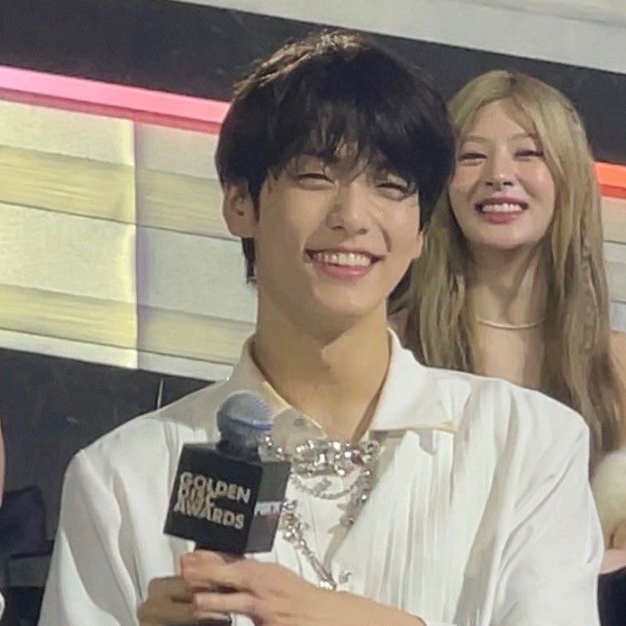 미첼빈 (@binnnn.1205) - zeta