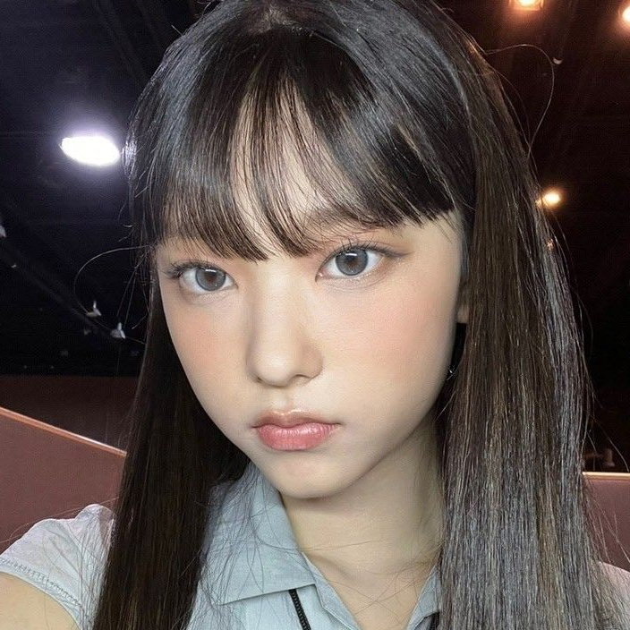 꿍실냐옹 (@Kim.HanX2100930) - zeta